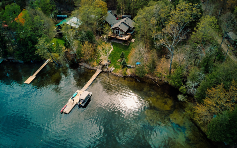 Cottage with Boat Rental Ontario – Lake Simcoe & Orillia